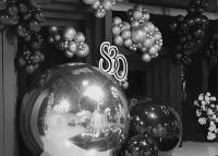 China Custom Party Wedding Decoration Big Chrome Shiny Mirror Balls Polishing Sphere Inflatable Balls for Sale for sale