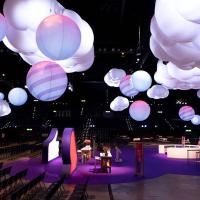 China Custom Logo Printing LED Bounce Ball and Waterproof PVC Inflatable LED Ball with Tap-to-Change Color for Events for sale