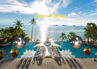 China Silver 0.8m 1.2m 1.8m Inflatable Mirror Balloon For Seaside View for sale