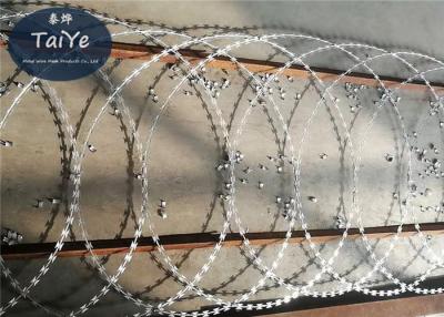 China Hot Dipped Razor Blade Barbed Wire Reinforced BTO22 Type High Strength for sale
