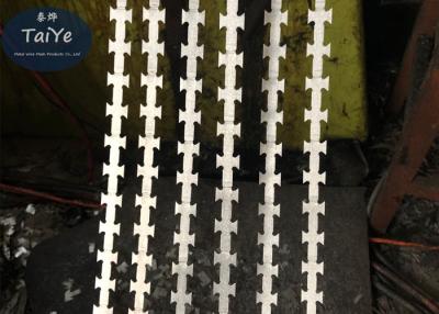 China Industrial BTO-11 Razor Wire Mesh Fencing 700mm Coil Diameter Used In Grass Boundary for sale