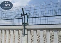 China Military Field Silver Razor Blade Wire Fence 450mm 500mm Outside Diameter for sale