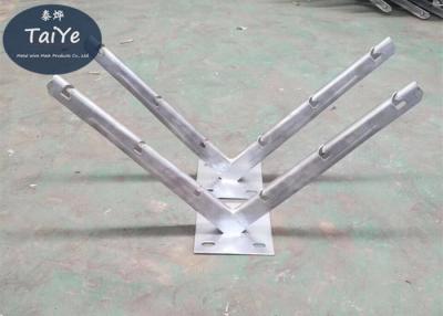 China Epoxy Barbed Wire Fence Post Stailess Steel V Shape Chain Link Barbed Wire Arm for sale