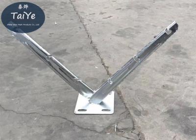 China Hot Dipped Galvanized Barbed Wire Fence Brackets Durable 50-60cm Height for sale