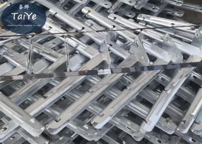 China Durable V Metal Fence Post For Barbed Wire 50X50cm Easy To Install for sale