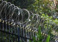 China Stainless Steel 304 Concertina Razor Barbed Wire For Highway / Farm / Garden / Fence for sale