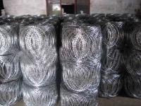 China Military Concertina Razor Blade Barbed Wire Straight Razor Wire 960mm Coil Diameter for sale