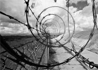 China AISI 304 Grade CBT 65 Razor Wire Fencing On Bases And Depots 15kg Per Roll for sale