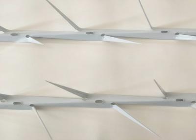 China White Color Small Size Razor Wall Spikes Used On Wall Exported To Sweden for sale