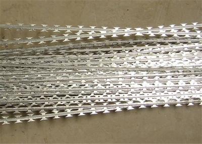 China Straight Razor Galvanized Barbed Wire Mesh Frightening And Stopping Fencing 3 Or 4 Strands for sale