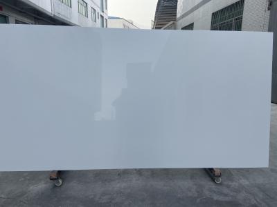 China High Tenacity Smoky White Shimmer Quartz Countertop Acid Resistant 7 Mohs Hardness 3000x1400mm for sale