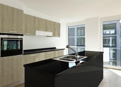 China Anti-Microbial Quartz Stone Countertop Slabs 3200×1600mm with 7 Mohs Hardness and Polished Surface for sale
