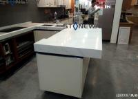 China Engineered Quartz Countertop Solid White 20mm Heat Resistant Kitchen Slab for sale