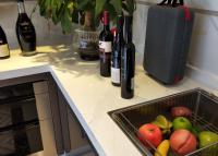 China High Hardness Engineered Quartz Countertops For Table Top Vanity Top Bartop for sale
