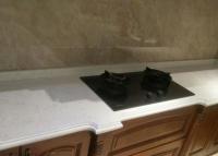 China Engineered Quartz Stone Kitchen Countertop 93% Quartz 12mm 15mm 20mm Thickness for sale