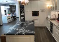 China Engineered Quartz Stone Kitchen Countertop 93% Quartz 12mm 15mm 20mm Thickness for sale