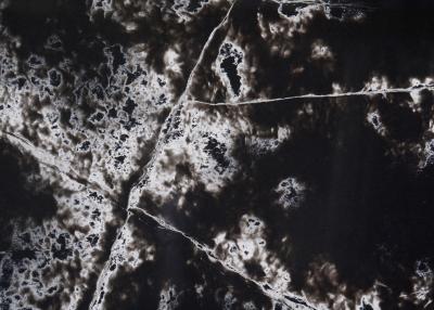 China Indoor Decoration Black Quartz Stone Anti Depigment 2.45 G/Cm3 Density 3200x1800mm Slab for sale