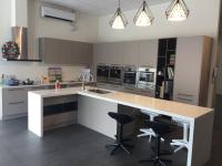 China Kitchen Table Tops 3000*1400mm 10mm Quartz Stone Slab for sale