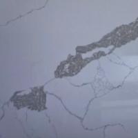 China White Calacatta Quartz Slab 20mm 2.2g/cm3 Jumbo Size 3200x1800mm Grey Veins Patches for sale