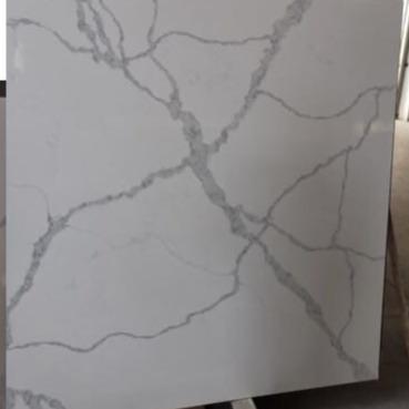 China Anti Porous Calacatta Quartz Stone 3000x1400mm 12mm for Indoor Building Materials for sale