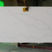 China Calacatta Artificial Quartz Stone Slabs 6.5 Mohs Hardness 3200x1800mm Kitchen Countertops for sale
