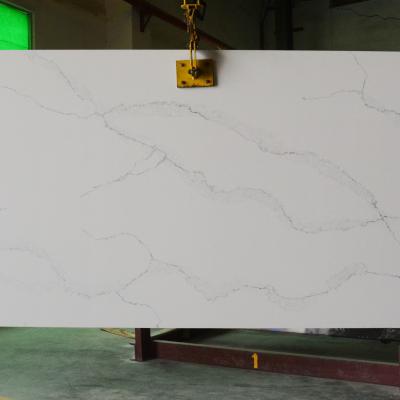 China Calacatta Artificial Quartz Stone Slabs 6.5 Mohs Hardness 3200x1800mm Kitchen Countertops for sale