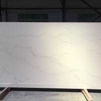 China Calacatta Artificial Quartz Stone Slabs 6.5 Mohs Hardness 3200x1800mm Kitchen Countertops for sale