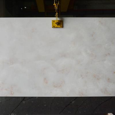 China Calacatta Artificial Quartz Stone Slab 3000x1400mm High Hardness for Kitchen Countertop for sale
