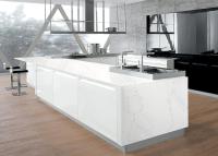 China Calacatta Quartz Stone Countertop 2.45g/cm3 Density 20mm Thickness for Indoor Decoration for sale