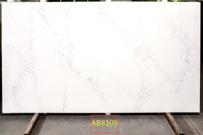 China Calacatta Quartz Stone Countertop 2.45g/cm3 Density 20mm Thickness for Indoor Decoration for sale