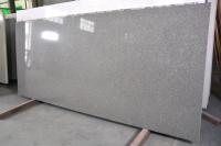 China Easy Clean Light Color Glass Quartz Stone Sheet For Kitchen Countertop for sale
