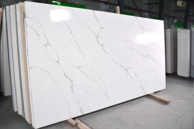 China Calacatta White Quartz Countertop 3200x1600x20mm with SGS Certificate - 93% Natural Quartz for sale