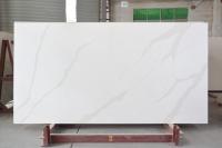 China White Calacatta Quartz Kitchen Countertop 93% Quartz Mohs Hardness 6.5 for sale