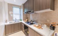 China Artificial Calacatta Quartz Countertops 93% Quartz Mohs Hardness 6.5 12mm 20mm Thickness for sale