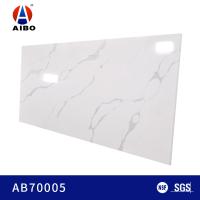 China 30mm Glossy White Calacatta Quartz Stone Slab with Grey Veins 7% Resin for sale