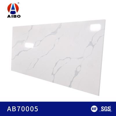 China 30mm Glossy White Calacatta Quartz Stone Slab with Grey Veins 7% Resin for sale
