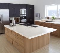 China Synthetic Quartz Countertop Artificial Quartz Slabs 2.45 G/Cm Density for sale