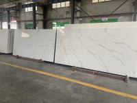 China Kitchen Calacatta Quartz Stone Slab White Background With Grey Color for sale