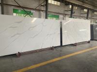 China Kitchen Calacatta Quartz Stone Slab White Background With Grey Color for sale