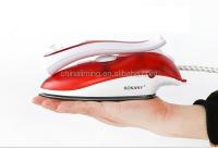 China Durable Aluminum Soleplate Travel Steam Iron 800W Dual Voltage with Foldable Handle Design 19x9.5x9.9cm for sale