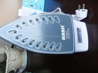 China LM-588 Steam Iron 220V 1200-1600W with 0.5min Heat Up Time and 200ml Water Tank Capacity for sale
