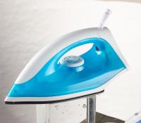 China LM-303 Steam Iron with 1.50m Cord Length and High-Capacity Steam Output for Industrial Fabric Treatment for sale