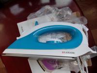 China Household LM-205 Dry Iron 1.50m Cord Length Adjustable Temperature Control 20pcs per Carton for sale