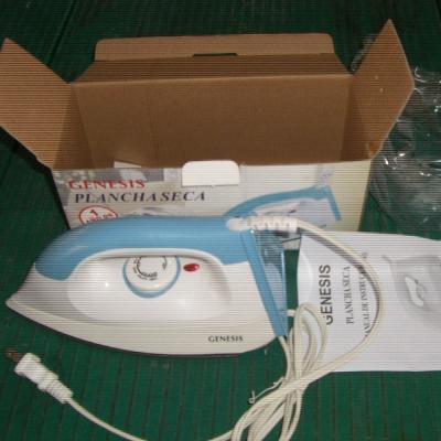 China LM-208 Dual Voltage Dry Iron 110-127V/220-240V for Professional Wardrobe and Textile Care for sale
