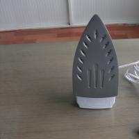 China RoHS Certified 230V LM-188 Steam Iron with Multiple Steam Functions - 29x12x15cm Gift Box Packaging for sale
