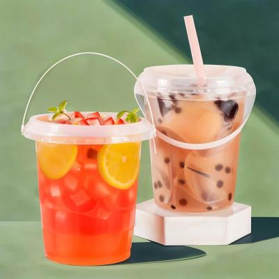 China 2025 OEM/ODM 32 Oz Bucket Cup Boba Fruit Bubble Tea Buckets Cups With Lid Thick Portable Fruit Bucket Transparent With Handle for sale