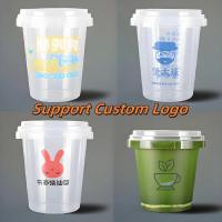 China 1000ml 32oz Disposable Cup Plastic Buckets with Lid and Handle for Fruit Beverage Packaging for sale