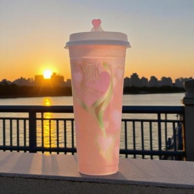 China Wholesale Custom logo Smoothie PP Hard Plastic Cup with love Stopper Plastic Lid for sale