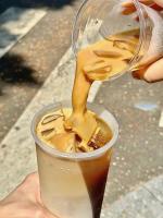 China Custom 700ml 16oz 2 Compartment Boba Tea Cup Disposable Smoothie Juice Split Boba Cups Double Share Cup for sale