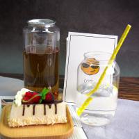 China New Design Custom Disposable Clear Plastic Milk Tea Juice Cake Cans with Open Lids for sale